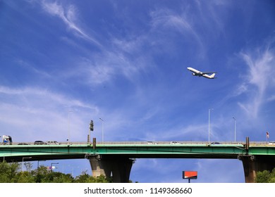 Free Stock Photo of Plane Flying Over the Golden Gate Bridge | Download ...