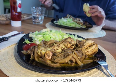 9 Two People Eating From The Same Plate Images, Stock Photos & Vectors ...