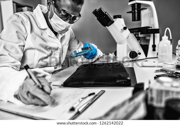 Forensic Science Data Forensic Analyst ExaminingẢnh có sẵn1262142022 ...