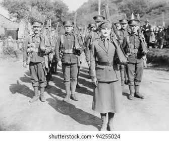 7,395 Women soldiers marching Images, Stock Photos & Vectors | Shutterstock