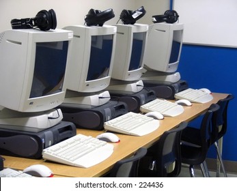 Four Computers Computer Lab Stock Photo 224436 | Shutterstock