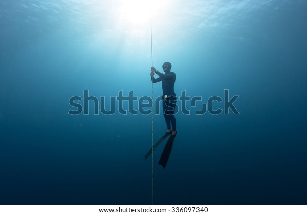 68 Static apnea dive 图片、库存照片和矢量图 | Shutterstock