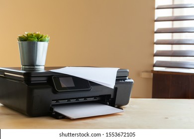 275 Printer front view Stock Photos, Images & Photography | Shutterstock