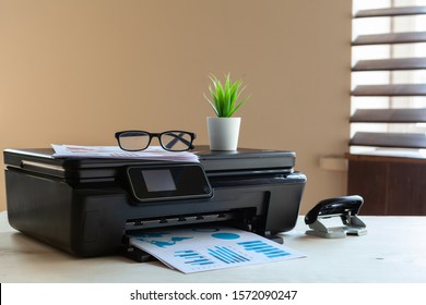 275 Printer front view Stock Photos, Images & Photography | Shutterstock