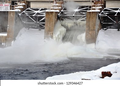 Frozen Dam Stock Photo 129346427 | Shutterstock