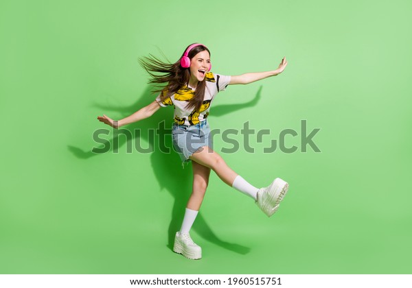 7060 Beautiful Girl Wearing Long Socks 이미지 스톡 사진 및 벡터 Shutterstock