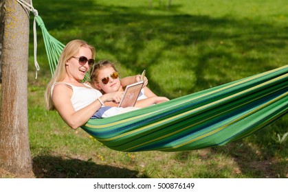 5,622 Happy kid in hammock Images, Stock Photos & Vectors | Shutterstock
