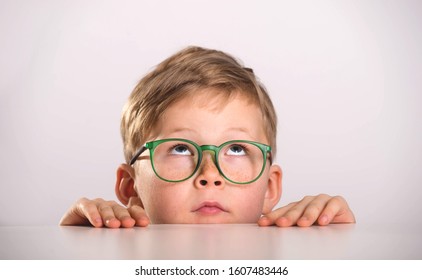 15,810 Boy looking behind Images, Stock Photos & Vectors | Shutterstock