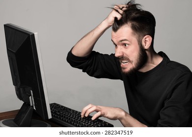 Funny Crazy Man Using Computer On 스톡 사진 282347519 | Shutterstock