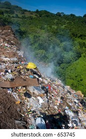 Garbage Dump Stock Photo 653745 | Shutterstock