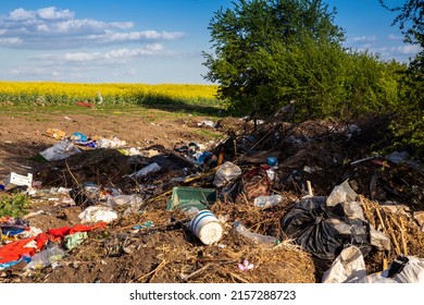 21,980 Garbage outside Images, Stock Photos & Vectors | Shutterstock