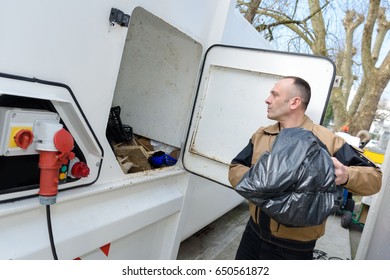 3,766 fotos de Garbage man uniform - Fotos, imágenes y otros productos ...