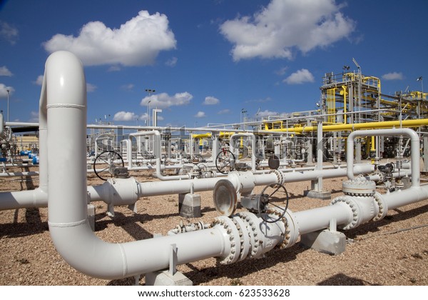 Gas Processing Plant Stock Photo (Edit Now) 623533628