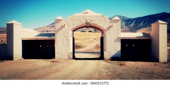 319,190 Stone gates Images, Stock Photos & Vectors | Shutterstock