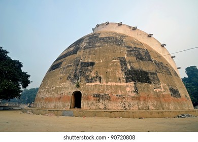 4 Gol ghar Images, Stock Photos & Vectors | Shutterstock