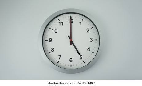 34,155 Vintage wall watch Images, Stock Photos & Vectors | Shutterstock