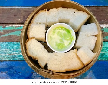 72 Roti kukus Stock Photos, Images & Photography | Shutterstock