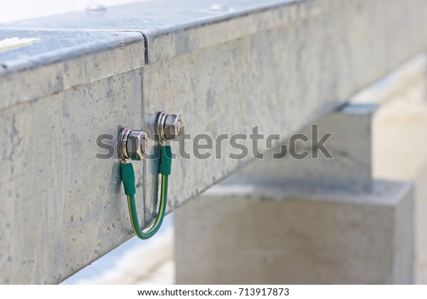 Ground Bonding Cable Between Two Cable ภาพสต็อก 713917873 | Shutterstock
