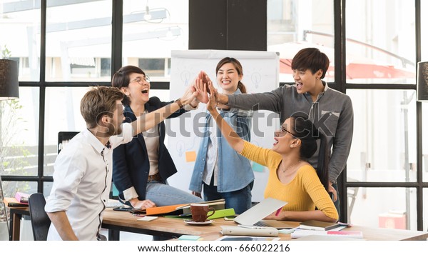16,919 High Performing Team Images, Stock Photos & Vectors | Shutterstock
