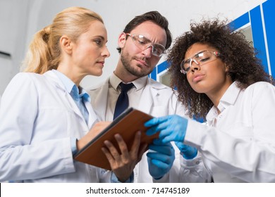 1,993 Scientist Taking Notes Images, Stock Photos & Vectors | Shutterstock