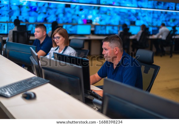 6,102 Data Center Control Room Images, Stock Photos & Vectors ...