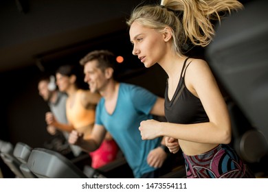 107,702 Workout machines Images, Stock Photos & Vectors | Shutterstock
