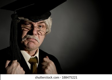 2,682 imágenes de Angry professor - Imágenes, fotos y vectores de stock ...
