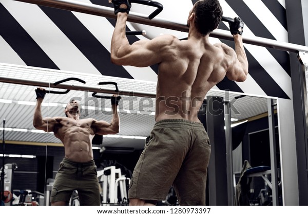 1,381 Man Doing Chin Ups Images, Stock Photos & Vectors | Shutterstock