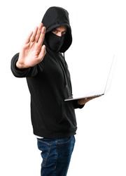 smartphone virus warning, a Technology Photo by Claudio Valdés