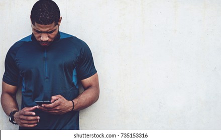 32,003 Runner Phone Images, Stock Photos & Vectors | Shutterstock