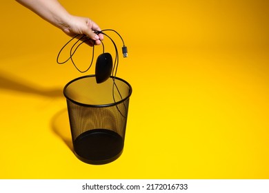 Hand Throws Computer Mouse Into Trash Stock Photo 2172016733 | Shutterstock