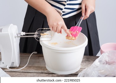 3,172 Using spatula Images, Stock Photos & Vectors | Shutterstock