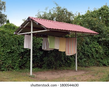 984 Laundry drying on the roofs Images, Stock Photos & Vectors ...