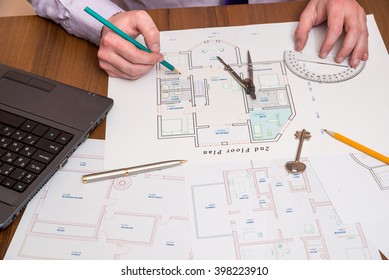 Hands Drawing Architecture Measuring Instruments Laptop 스톡 사진 398223910 ...