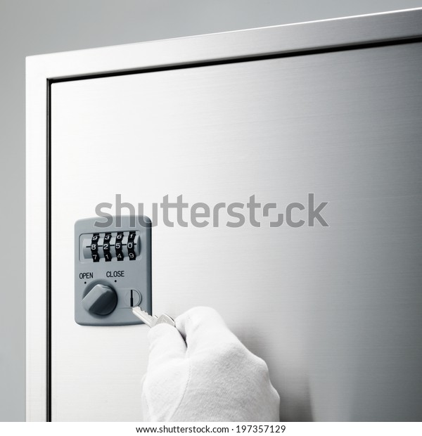 Hands Inserting Keys Door Lock Stock Photo 197357129 | Shutterstock
