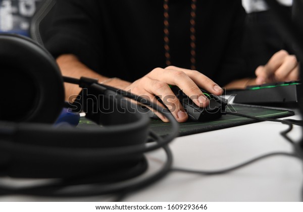 Hands Kids Playing Computer Stock Photo 1609293646 | Shutterstock