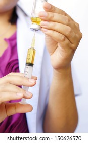 Hands Preparing Checking Needle Syringe Stock Photo 150626570 ...