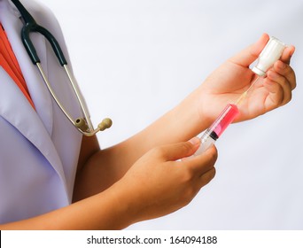 Hands Preparing Checking Needle Syringe Stock Photo 164094188 ...