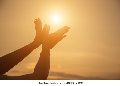 Handsshape Sun Stock Photo 498007309 | Shutterstock