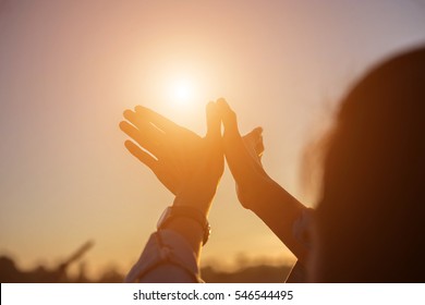 Handsshape Sun Stock Photo 546544495 | Shutterstock