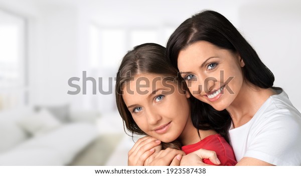 61398 Fotos De Foto Mama E Hijo Fotos Imágenes Y Otros Productos Fotográficos De Stock