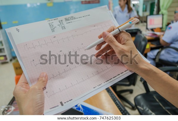 Heart Analysis Electrocardiogram Graph Ecg Hand Stock Photo 747625303 ...
