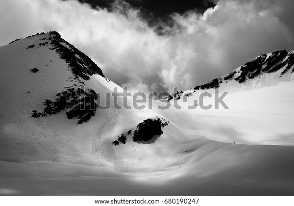 Heavy Clouds Floating Overhead High Altitude Stock Photo 680190247 ...