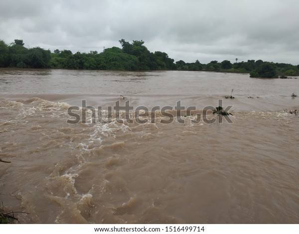 Heavy Rain Effect Stock Photo 1516499714 | Shutterstock