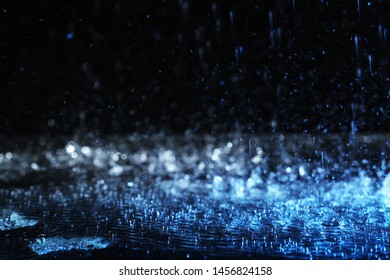 166 Heavy rain pouring down on ground Images, Stock Photos & Vectors ...