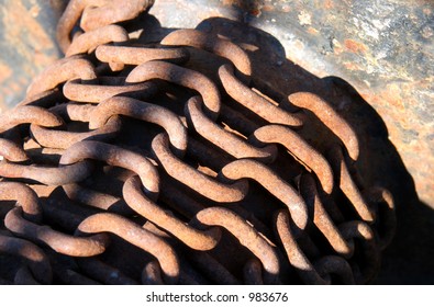 Heavy Rusting Chain 2 Stock Photo 983676 | Shutterstock