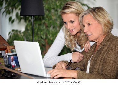 24,254 Older People Computers Images, Stock Photos & Vectors | Shutterstock