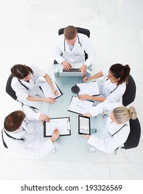 25,624 Medical team discussion Images, Stock Photos & Vectors ...