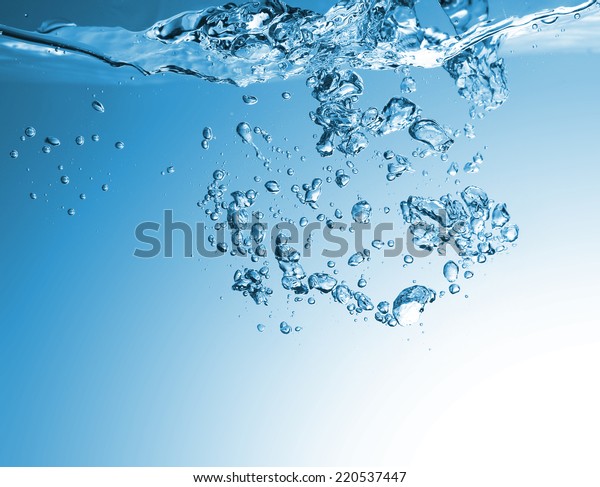 High Resolution Wave Bubbles Clean Drinking Foto stock 220537447 ...