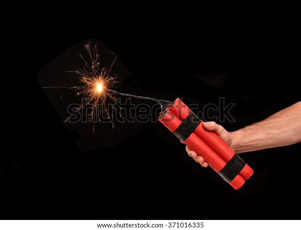 다이너마이트 막대를 들고 있어 스톡 사진 371016335 | Shutterstock